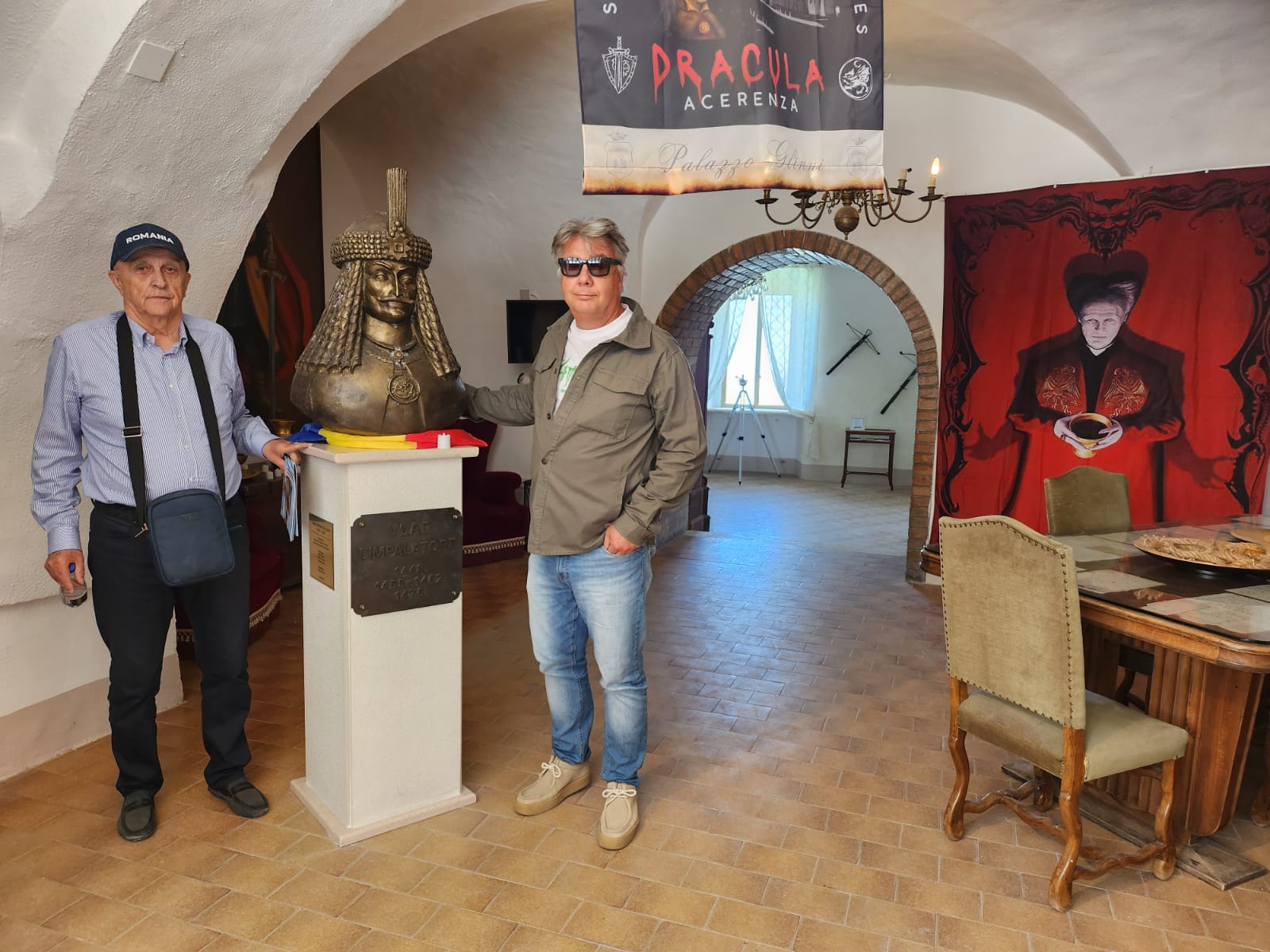 Delegația SMV Ploiești, la prerecepția Muzeului Vlad Țepeș și Maria ...
