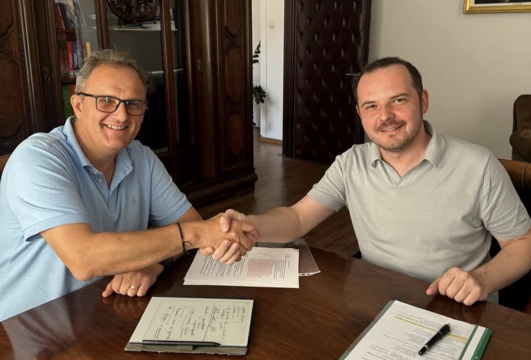 Ministrul Alexandru Rogobete ( deputat PSD Prahova) și Virgil Nanu (CJ ...