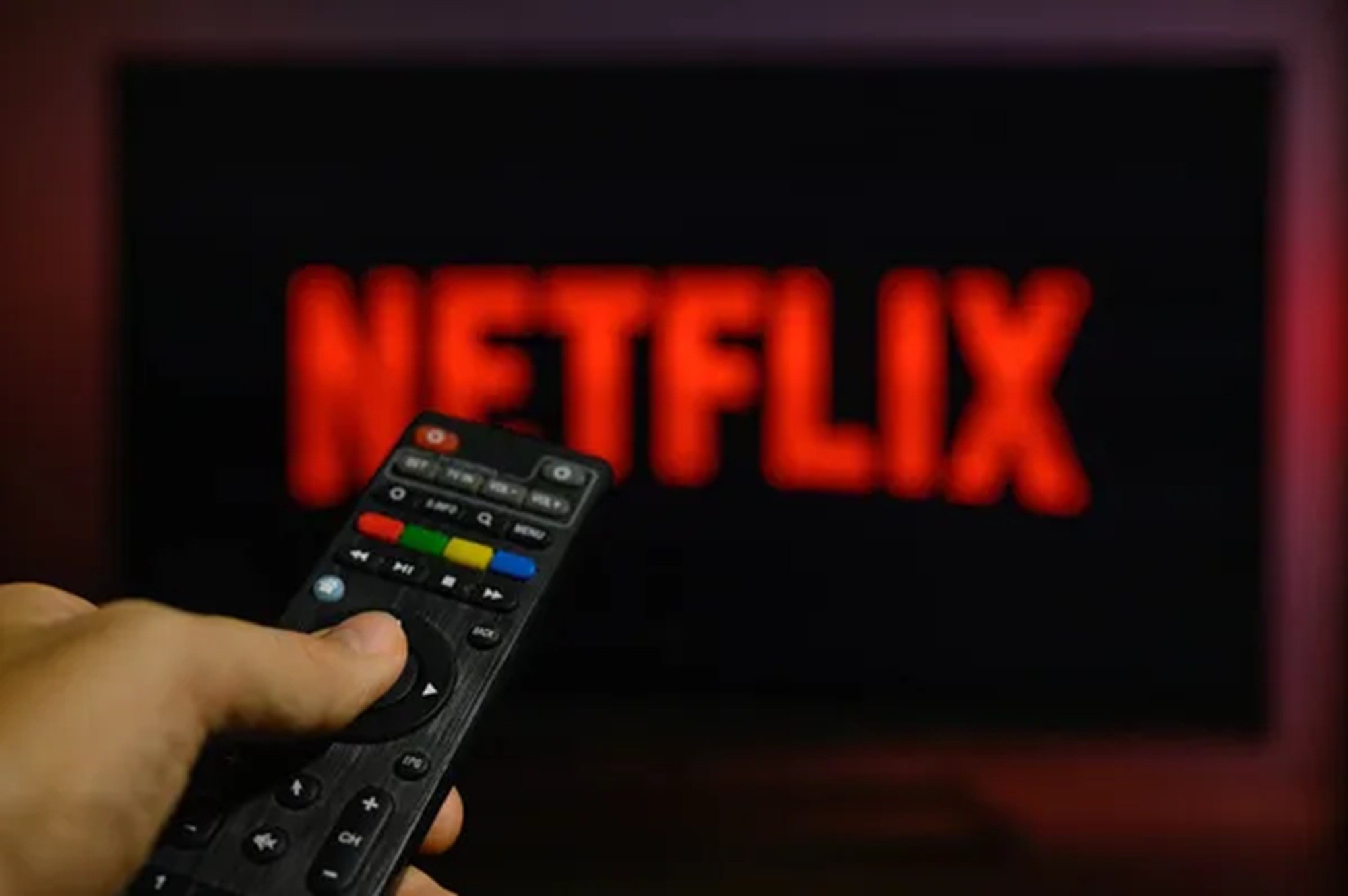 Mini-serialul psihologic care i-a cucerit pe fanii Netflix. Te ține în ...