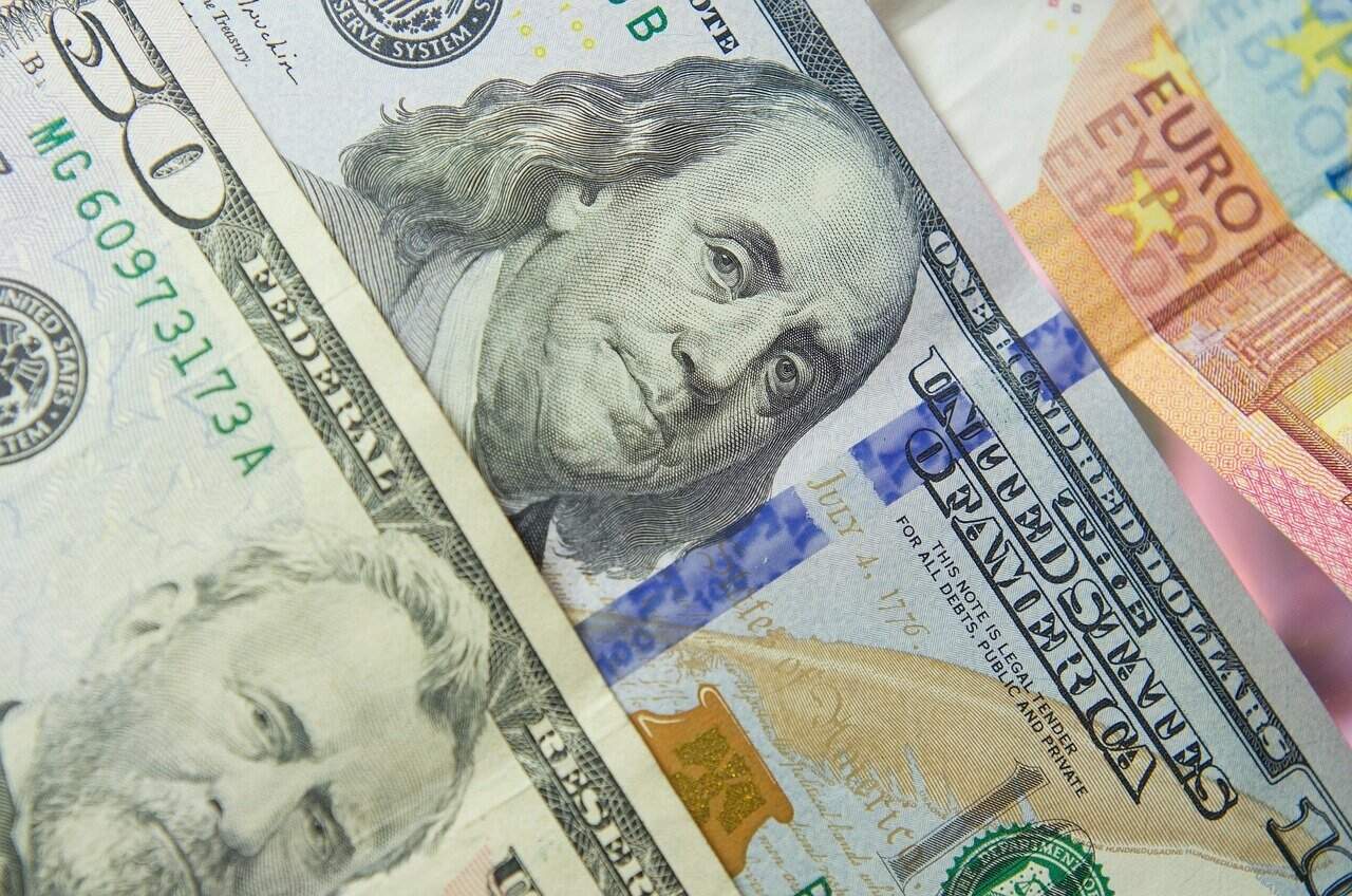 Curs valutar BNR marți, 3 februarie. Câți lei costă 1 euro și cât a ...